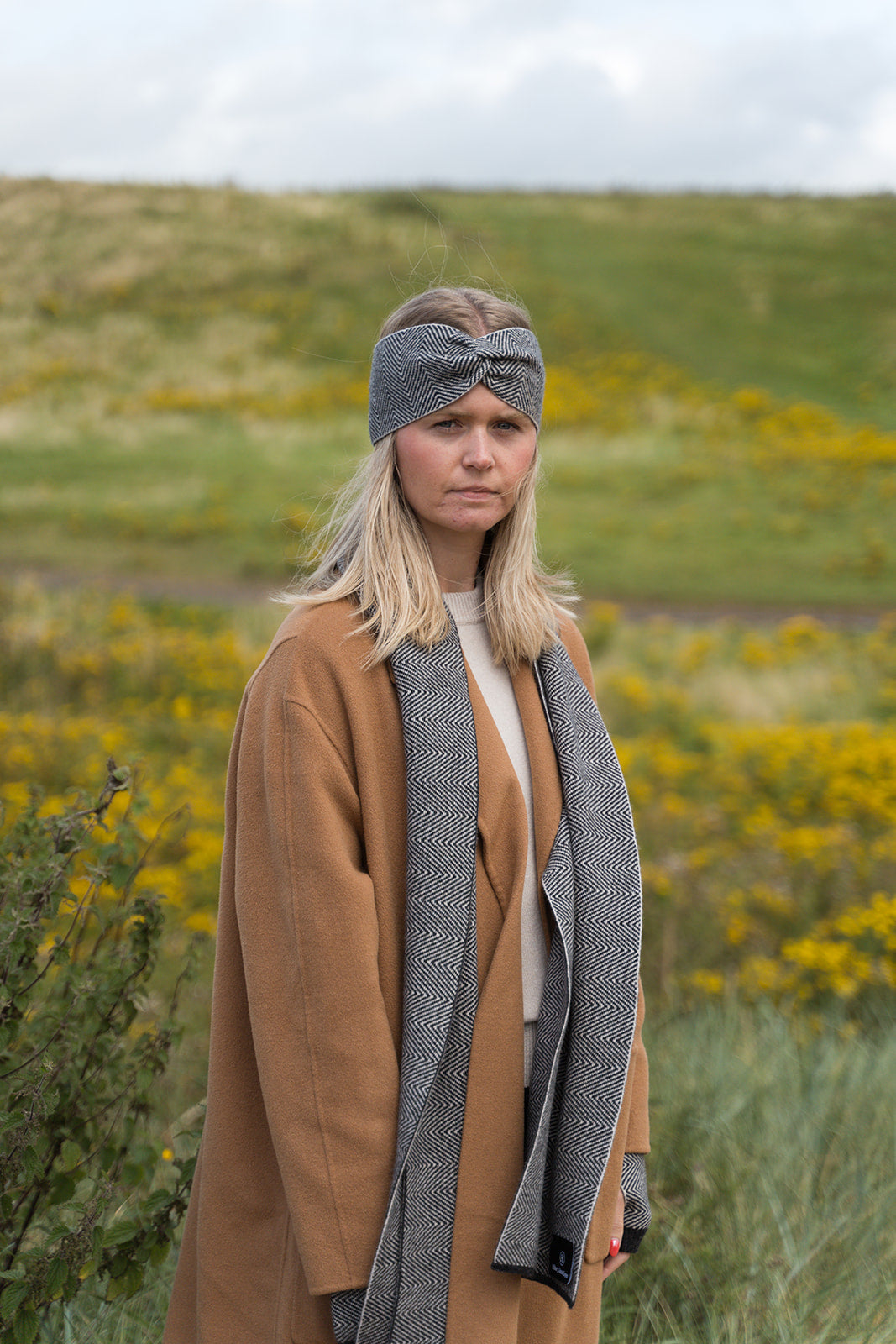 Charcoal Herringbone Scarf – Hilaryjanekeyes