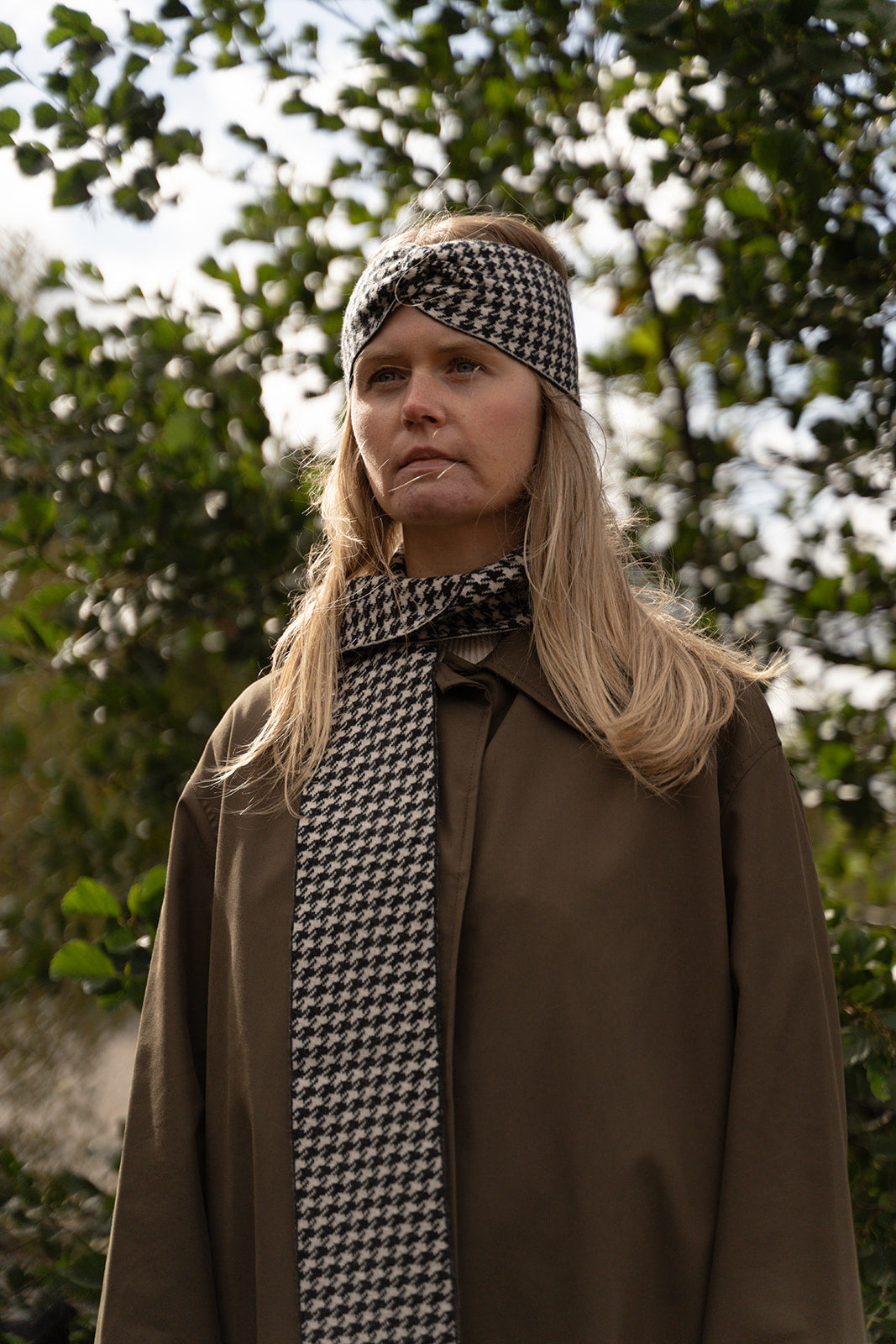 Houndstooth Skinny Scarf Charcoal – Hilaryjanekeyes