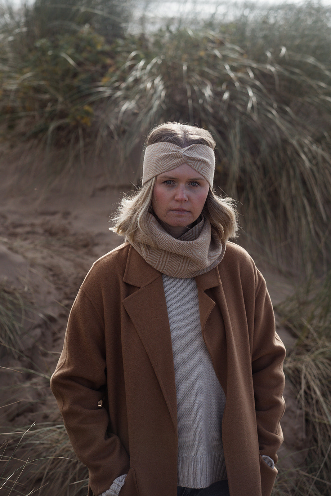 Camel Herringbone Loop Scarf – Hilaryjanekeyes