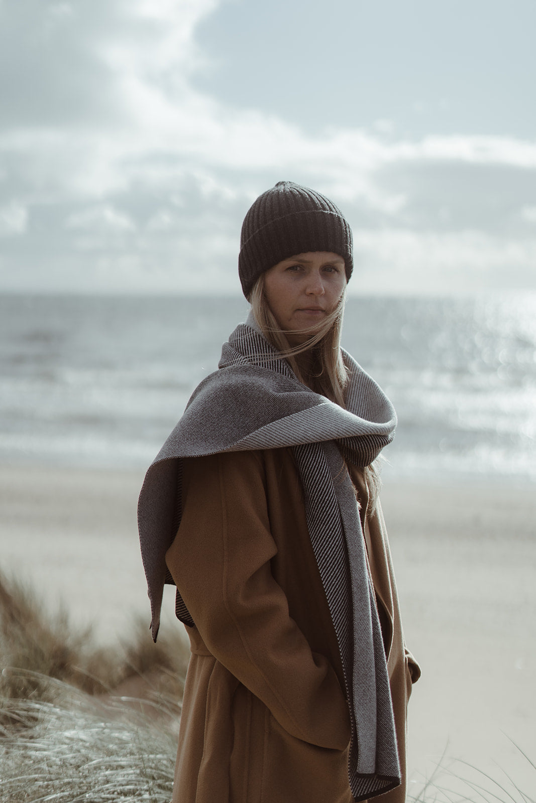 Charcoal Twill Scarf – Hilaryjanekeyes